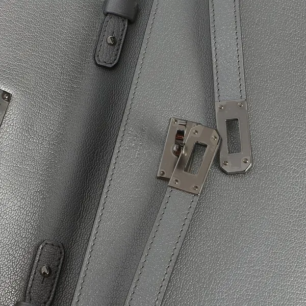 Hermès Argent Metallic Chevre Chamkilight Kelly Wallet To Go - Silver
