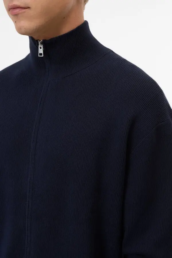 Closed Zippered Long-sleeve Sweater