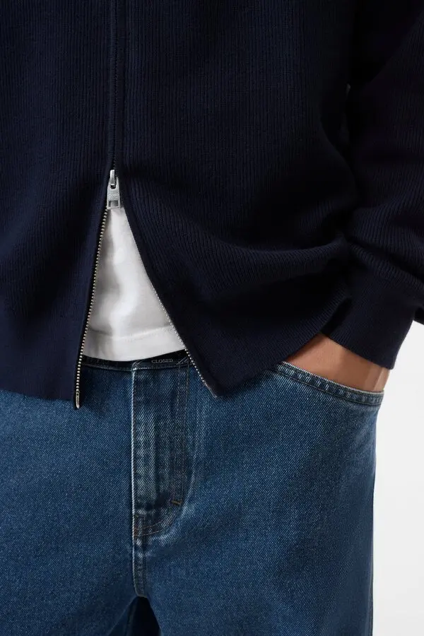 Closed Zippered Long-sleeve Sweater