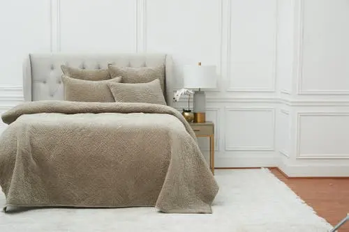 ELISABETH YORK Vela French Quilt