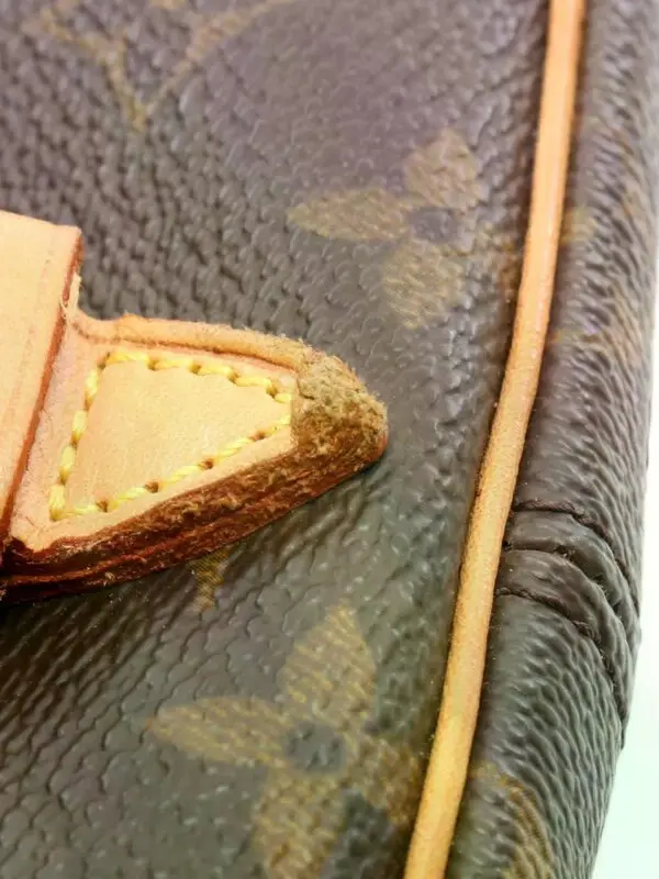 LOUIS VUITTON Sologne Cross Body Bag