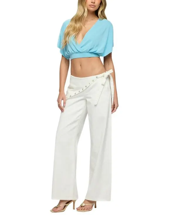 EDIKTED Candela V Neck Crop Top