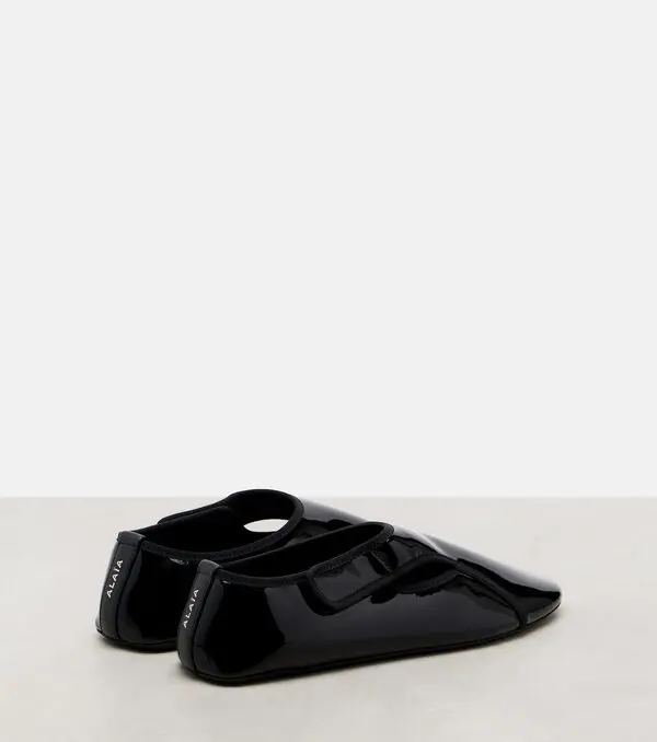 Alaïa Criss Cross Leather-trimmed Ballet Flats