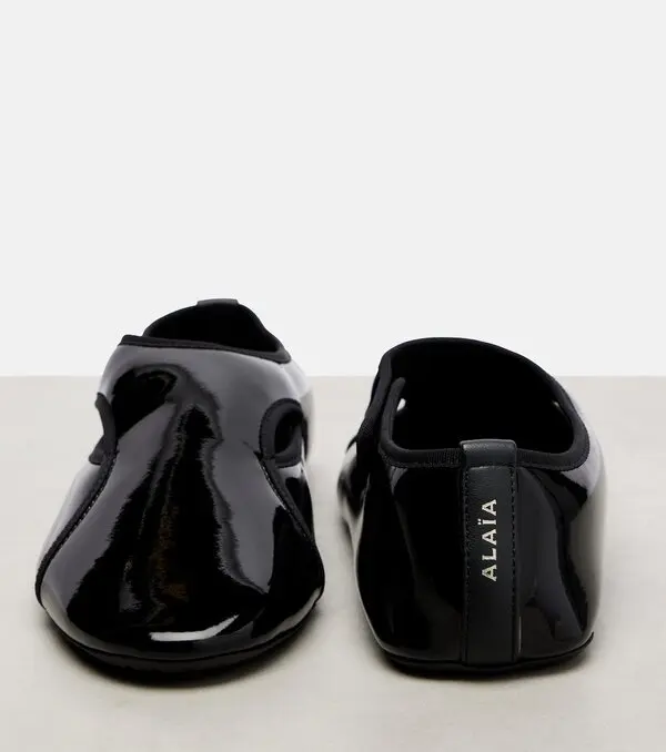 Alaïa Criss Cross Leather-trimmed Ballet Flats