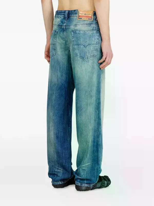 DIESEL® 2001 D-macro Jeans