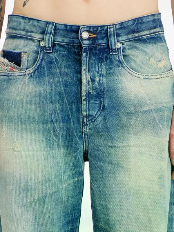 DIESEL® 2001 D-macro Jeans