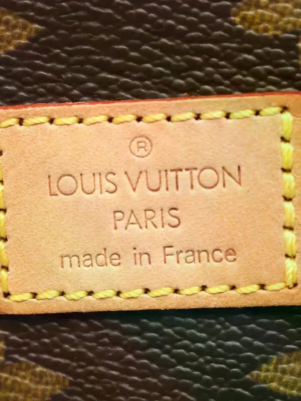 LOUIS VUITTON Monogram Saumur 30 Shoulder Bag - Brown