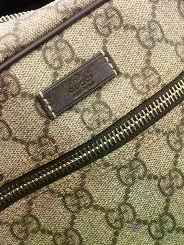 Gucci Gg Supreme Crossbody Bag
