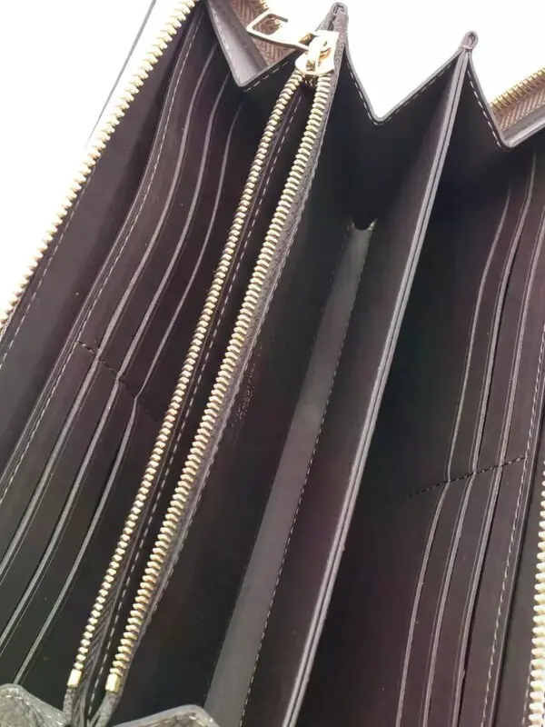 LOUIS VUITTON 2021s Textured Wallet