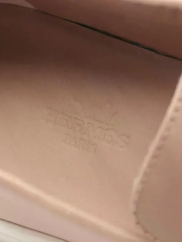 Hermès Leather Slip-on Loafers - Pink