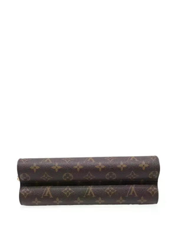 LOUIS VUITTON Victoire Shoulder Bag