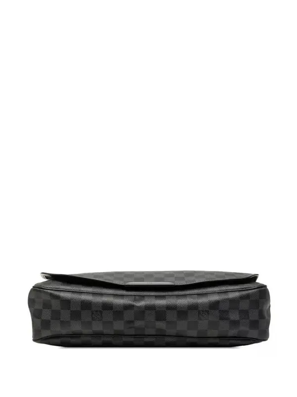 LOUIS VUITTON Damier Graphite Daniel Mm Crossbody Bag