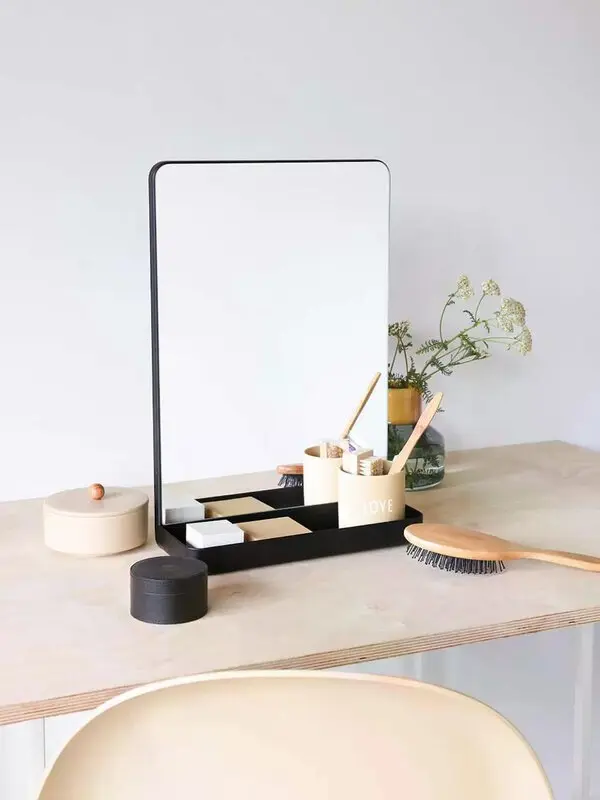 DESIGN LETTERS Mirror & More Wall Mirror