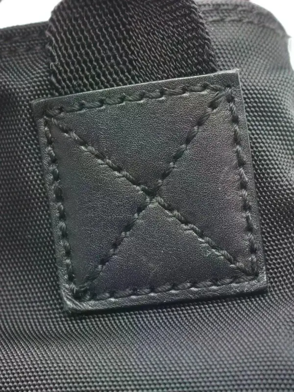 Gucci Logo-plaque Cross Body Bag