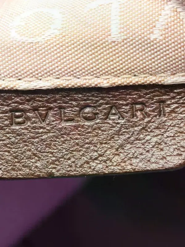 BVLGARI Logomania Tote Bag - Neutrals