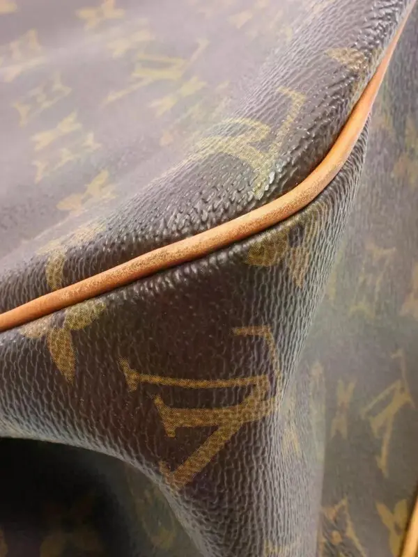 LOUIS VUITTON Monogram Canvas Batignolles Horizontal Tote Bag