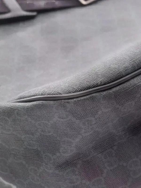 Gucci Gg Supreme Messenger Bag