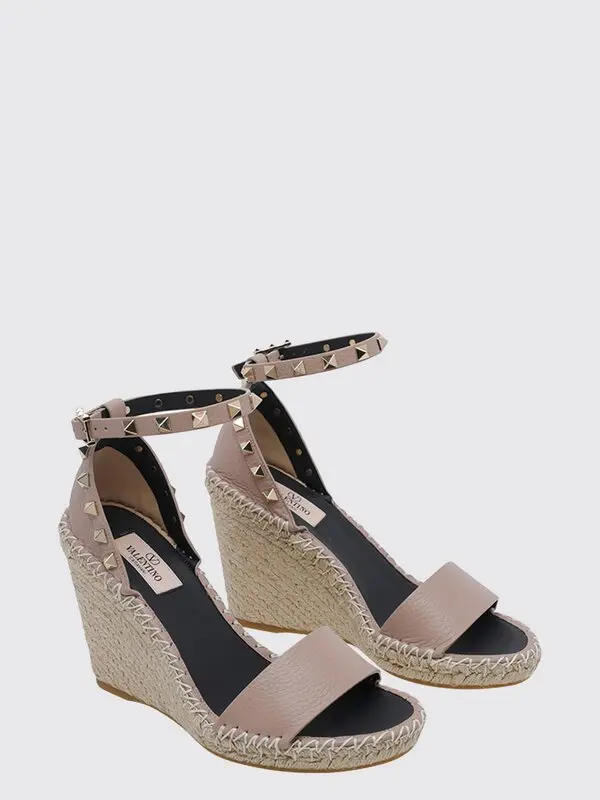Valentino Garavani Rockstud Grained Leather Wedge Sandals - Beige