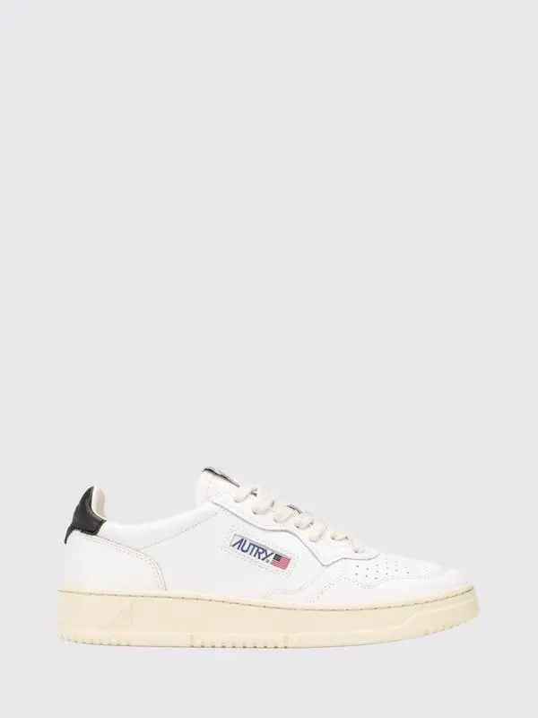 AUTRY Medalist Low Trainers In Smooth Calfskin With Perforated Toe And Lace Up Detail - Black 1