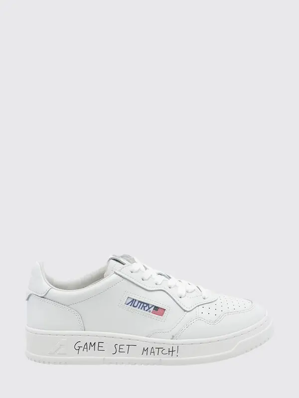 AUTRY Medalist Low Trainers In Smooth Calfskin With Perforated Toe And Lace Up Detail - White 1