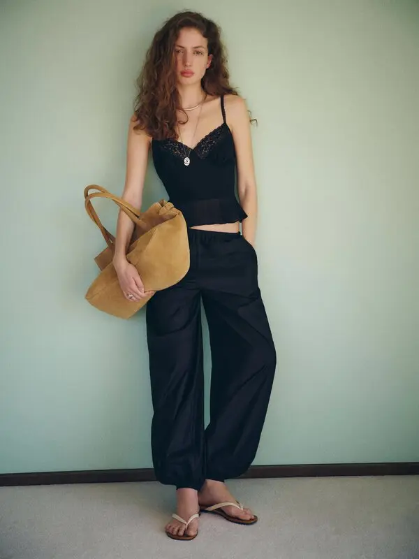 REFORMATION Aven Short Pant - Black