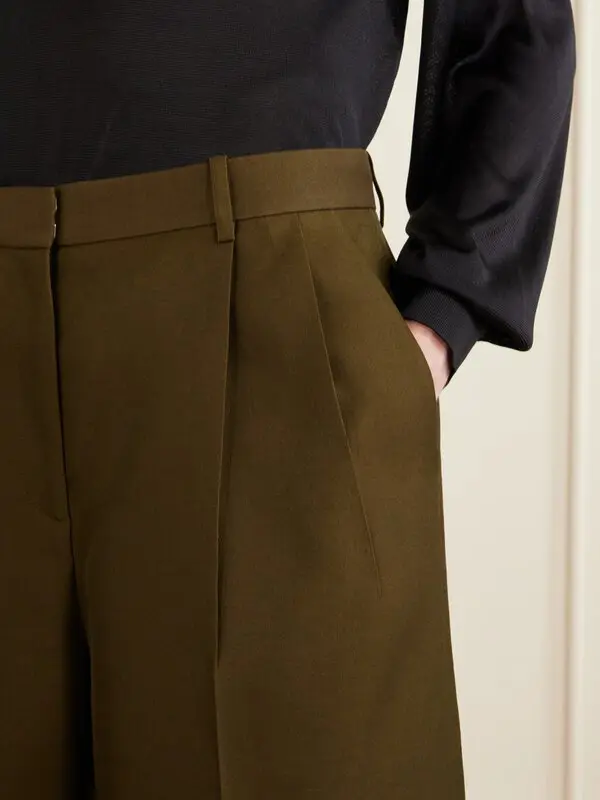 Khaite Auggie Pleated Wool And Silk-blend Shorts