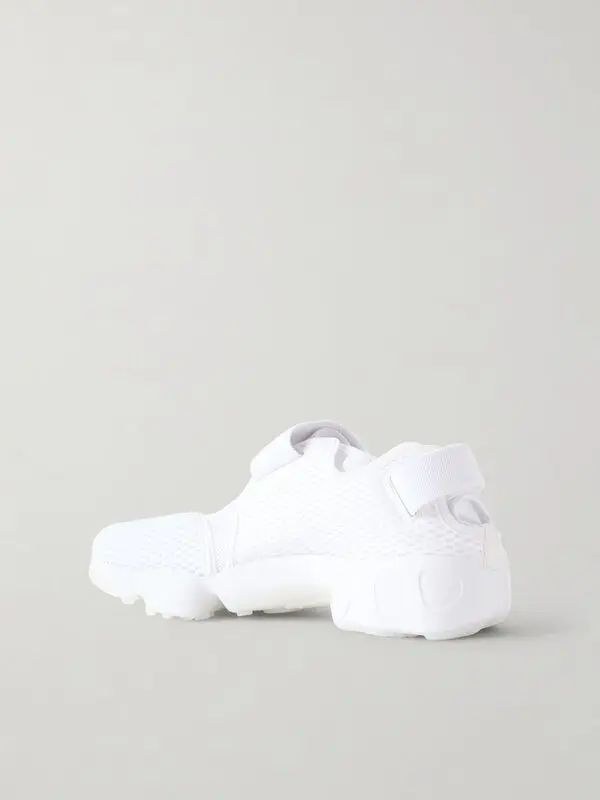 Nike Rift Split-toe Mesh Sneakers