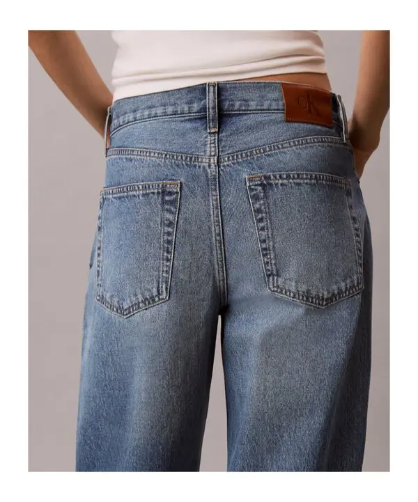 Calvin Klein Cropped Barrel Jeans
