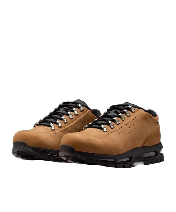 Nike Max Goadome Low Lace-up Sneakers