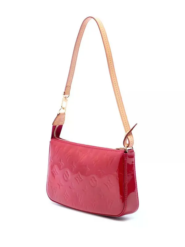 LOUIS VUITTON Monogram Vernis Pochette Accessoires Shoulder Bag - Red