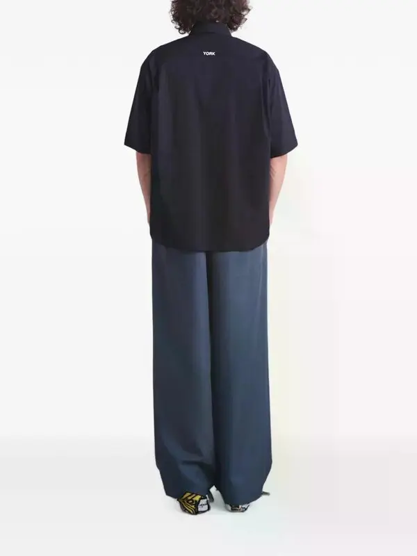 YOSHIOKUBO Typography Short Sleeve Shirt