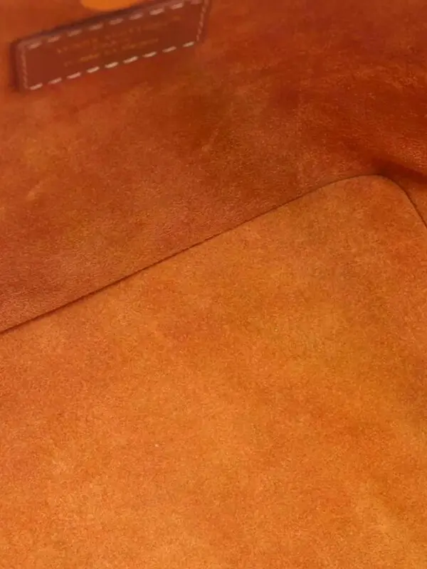 LOUIS VUITTON Leather Shoulder Bag With Pouch - Brown