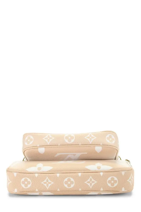 LOUIS VUITTON Monogram Giant The Pool Multi Pochette