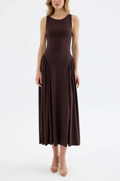 MONLICIA Elaris Sleeveless Stretch Maxi Dress - Brown
