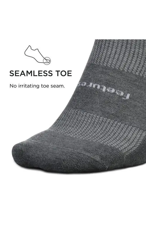 FEETURES High Performance Max Cushion Ankle Sock Tab Socks With Heel Tab