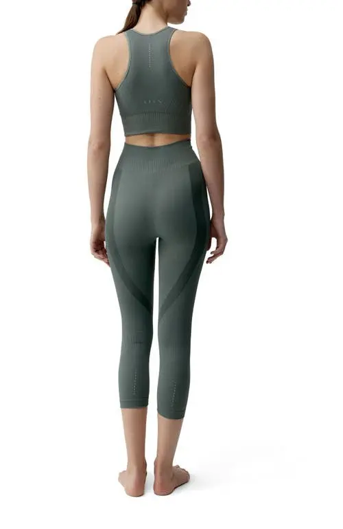 BORN LIVING YOGA Seamless -support Sports Top
