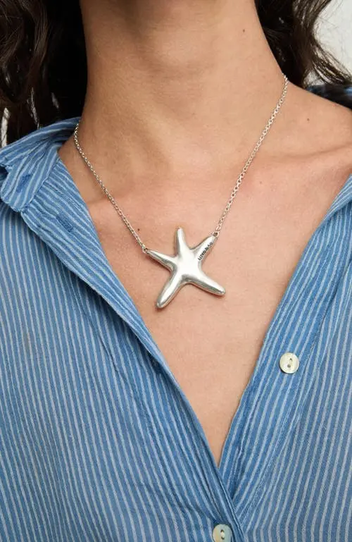 UNODE50 Tone Star Pendant Necklace