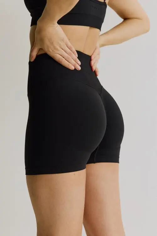 H&M Seamless Scrunch Hotpants With Drymove - Black