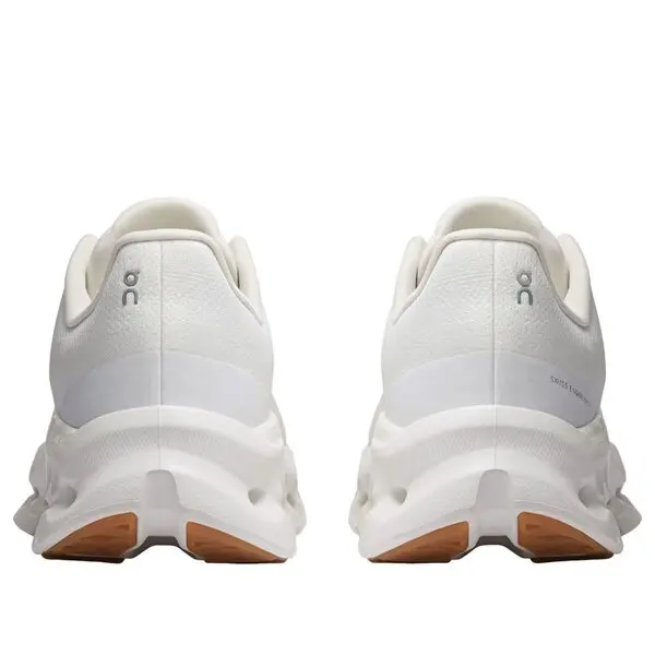 On Cloudtilt Sneakers - White/ivory