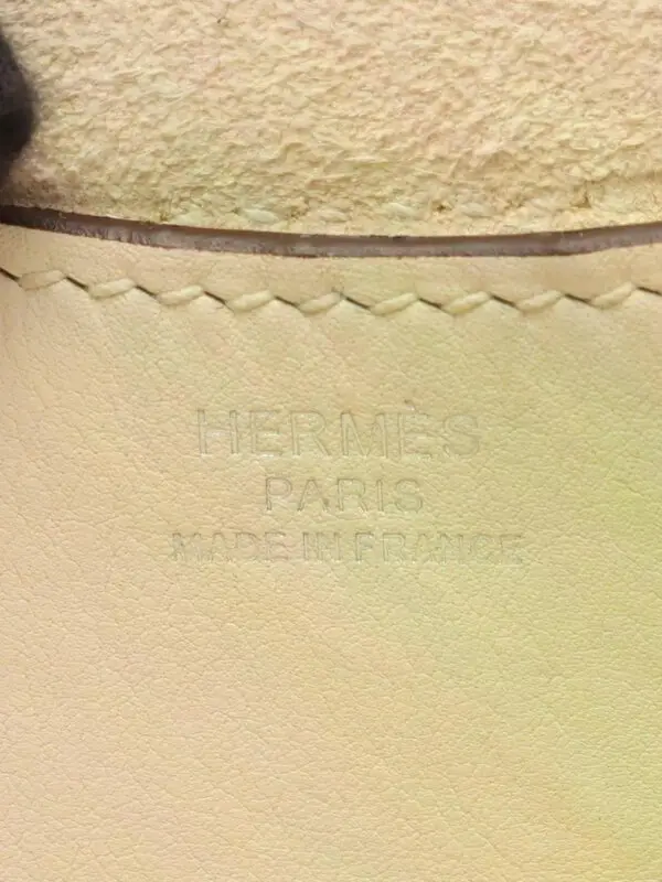 Hermès 18 In-the-loop Handbag - Neutrals