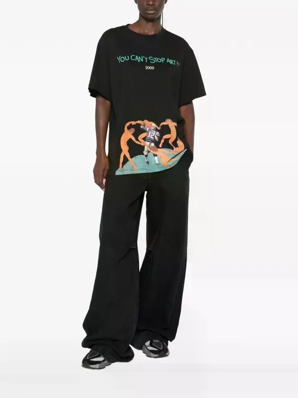THROWBACK. Graphic Print T-shirt