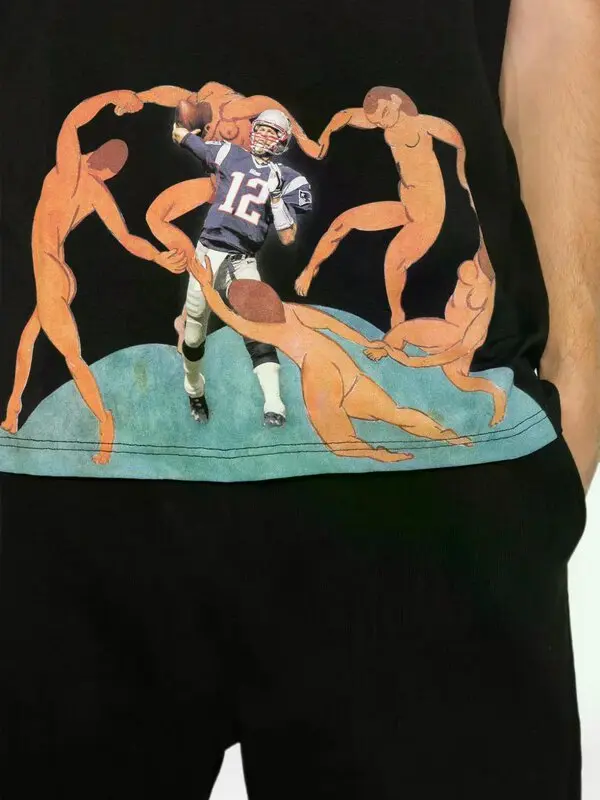 THROWBACK. Graphic Print T-shirt