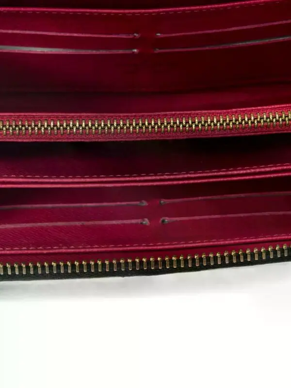 LOUIS VUITTON Monogram Zippy Wallet