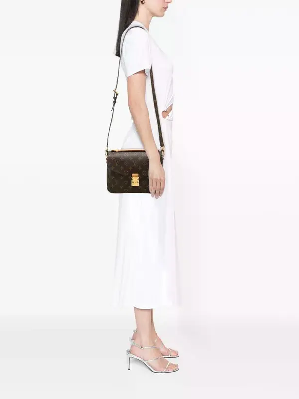 LOUIS VUITTON 2018 Monogram Pochette Metis Satchel
