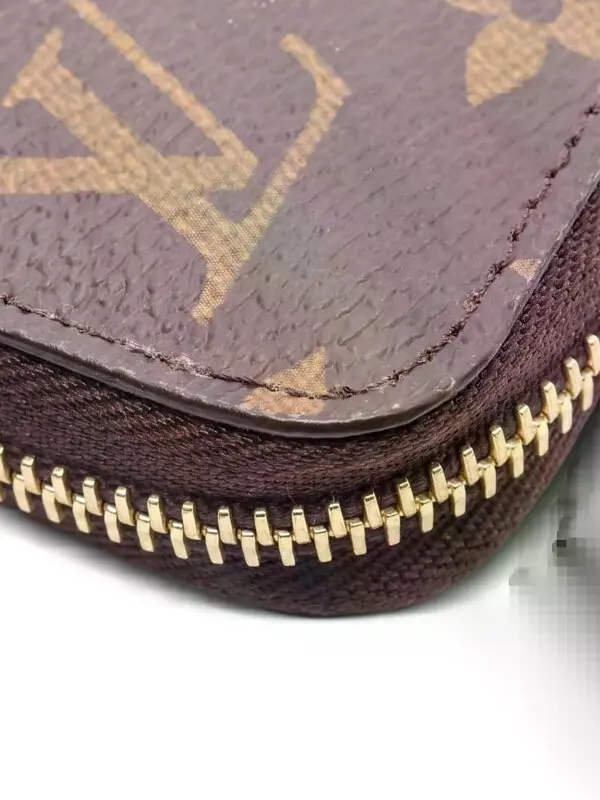 LOUIS VUITTON 2010s Zippy Monogram Wallet - Brown