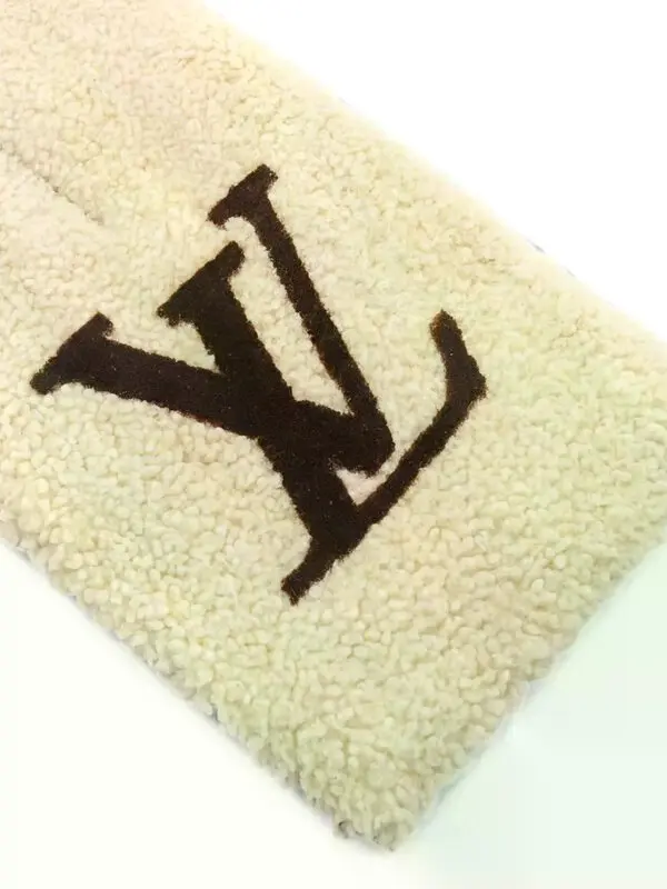LOUIS VUITTON 2023 Shearling Monogram Scarf