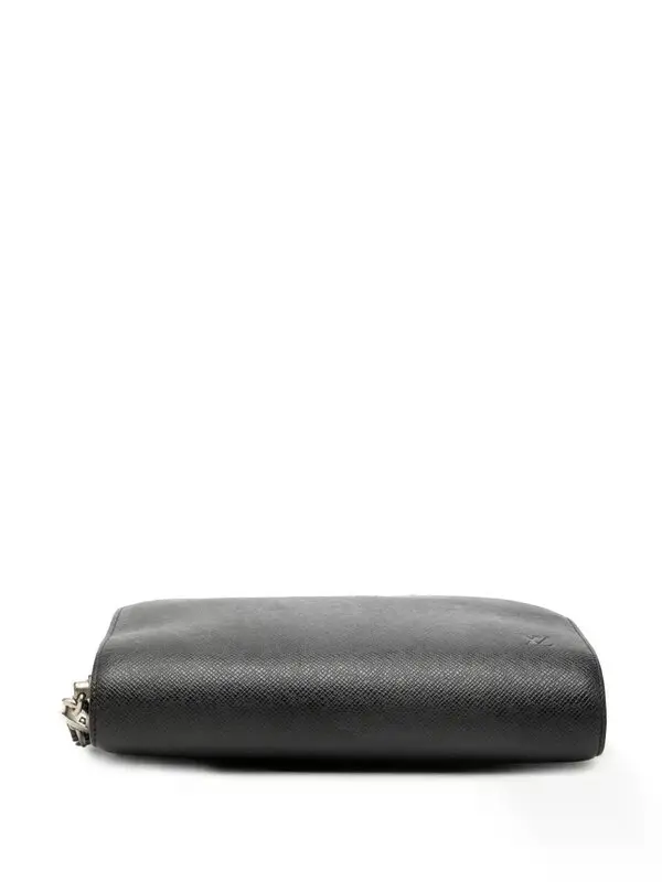 LOUIS VUITTON Taiga Leather Pochette Baikal Clutch Bag - Black