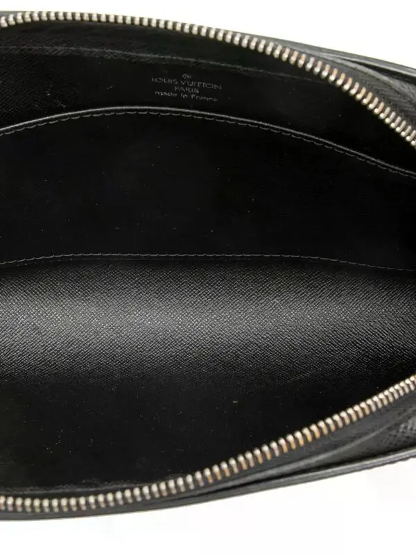 LOUIS VUITTON Taiga Leather Pochette Baikal Clutch Bag - Black