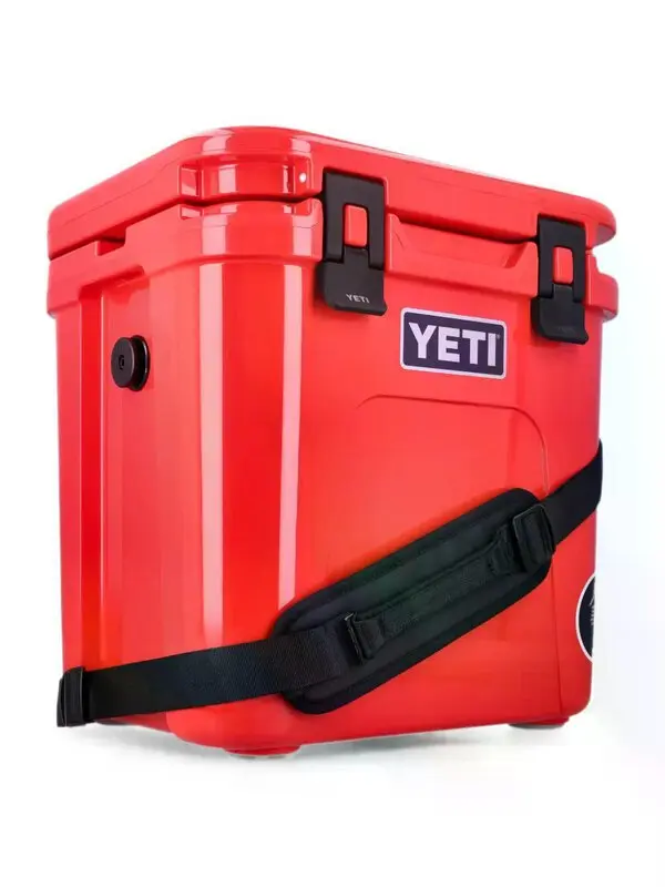YETI Roadie 24 Logo-plaque Shoulder-strap Cool Box