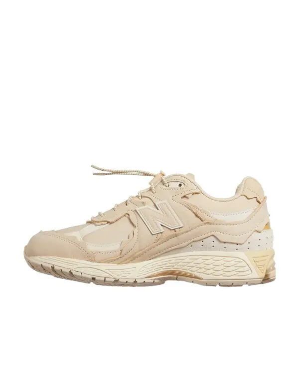 NEW BALANCE Laced Sneakers